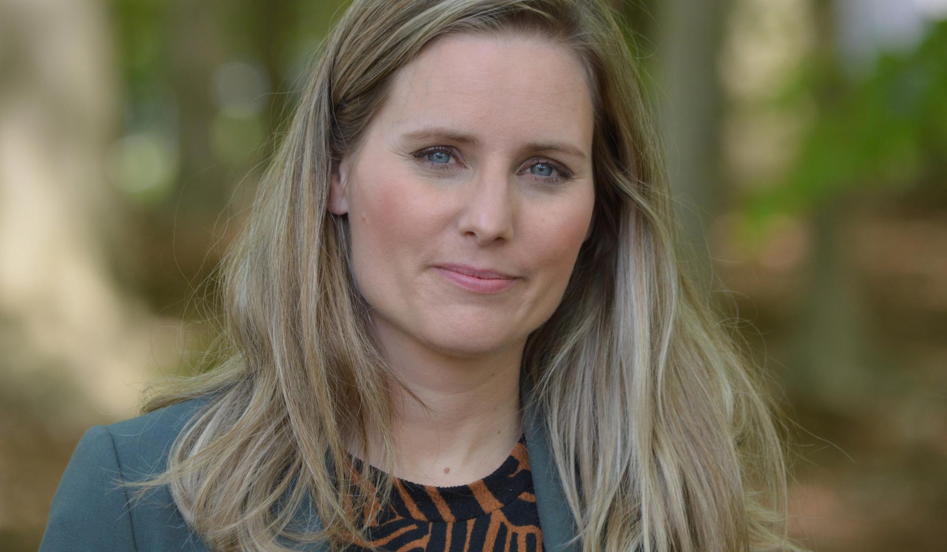 Theoloog des Vaderlands Almatine Leene in De verwondering | KRO-NCRV