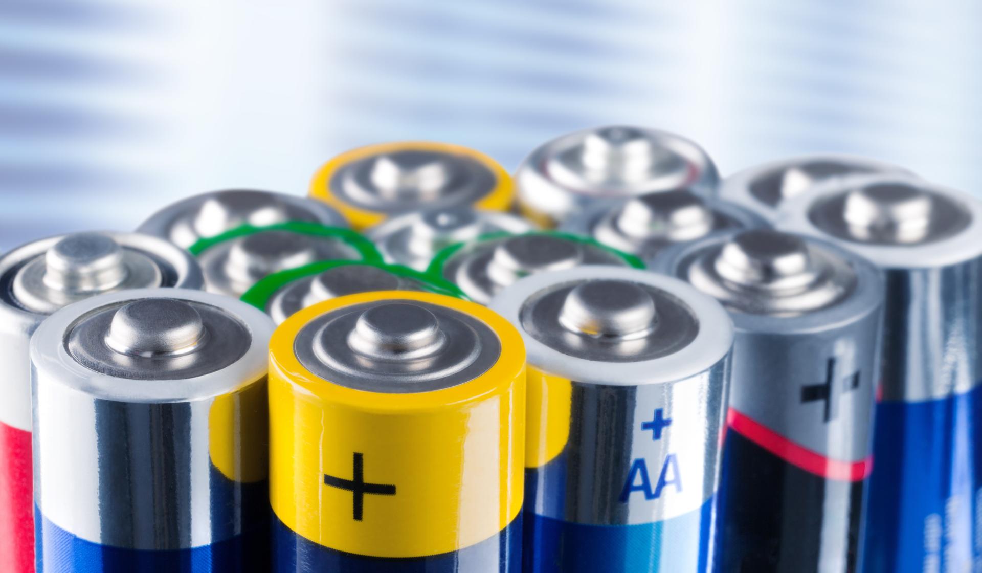 Dure of goedkope batterijen: maakt het uit welke je koopt? | KRO-NCRV
