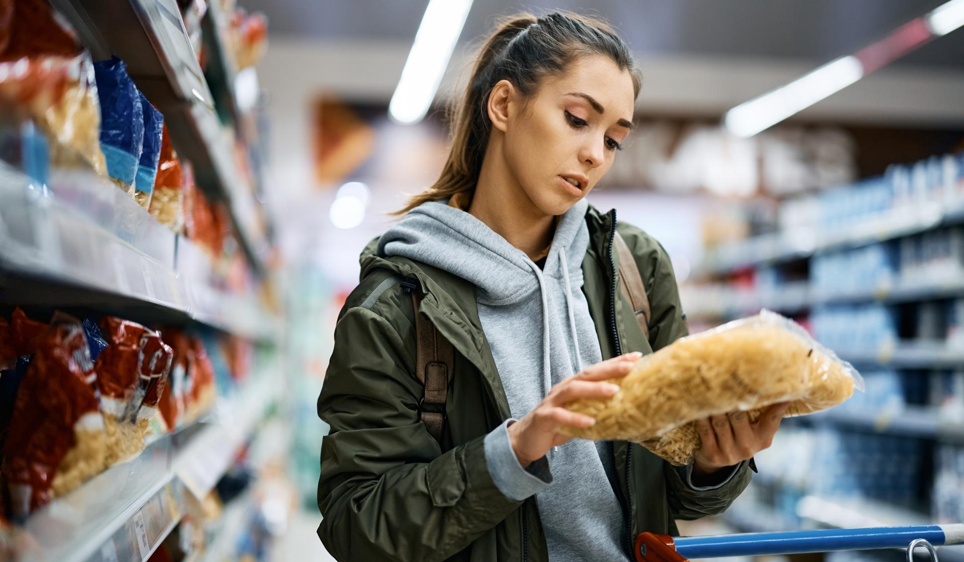 Over de datum eten kopen voor een bodemprijs? Hier kan het | KRO-NCRV