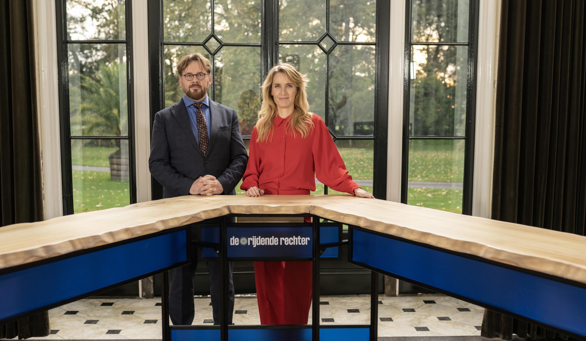 Uitspraak over de schutting in De rijdende rechter | KRO-NCRV