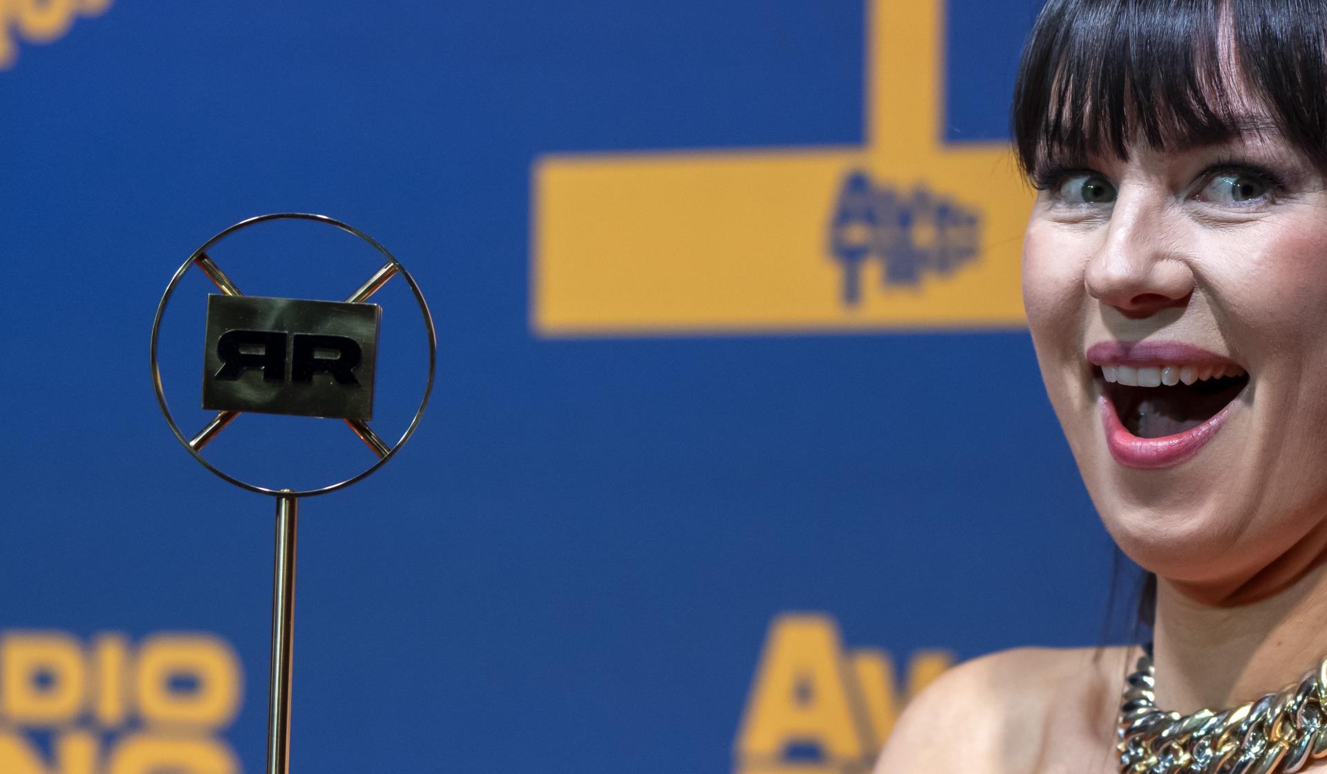 Emmely de Wilt wint RadioRing voor Populairste Radiopresentator | KRO-NCRV