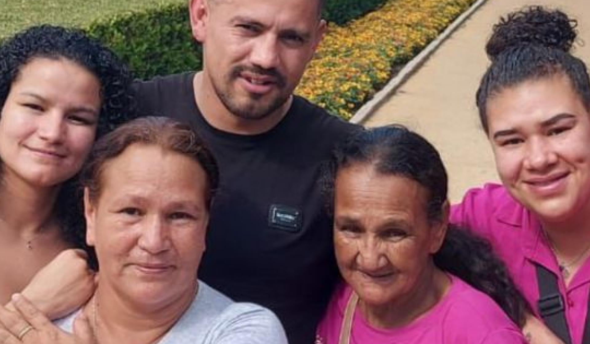 Gioya (33) ontmoet in Spoorloos haar Braziliaanse biologische moeder ...