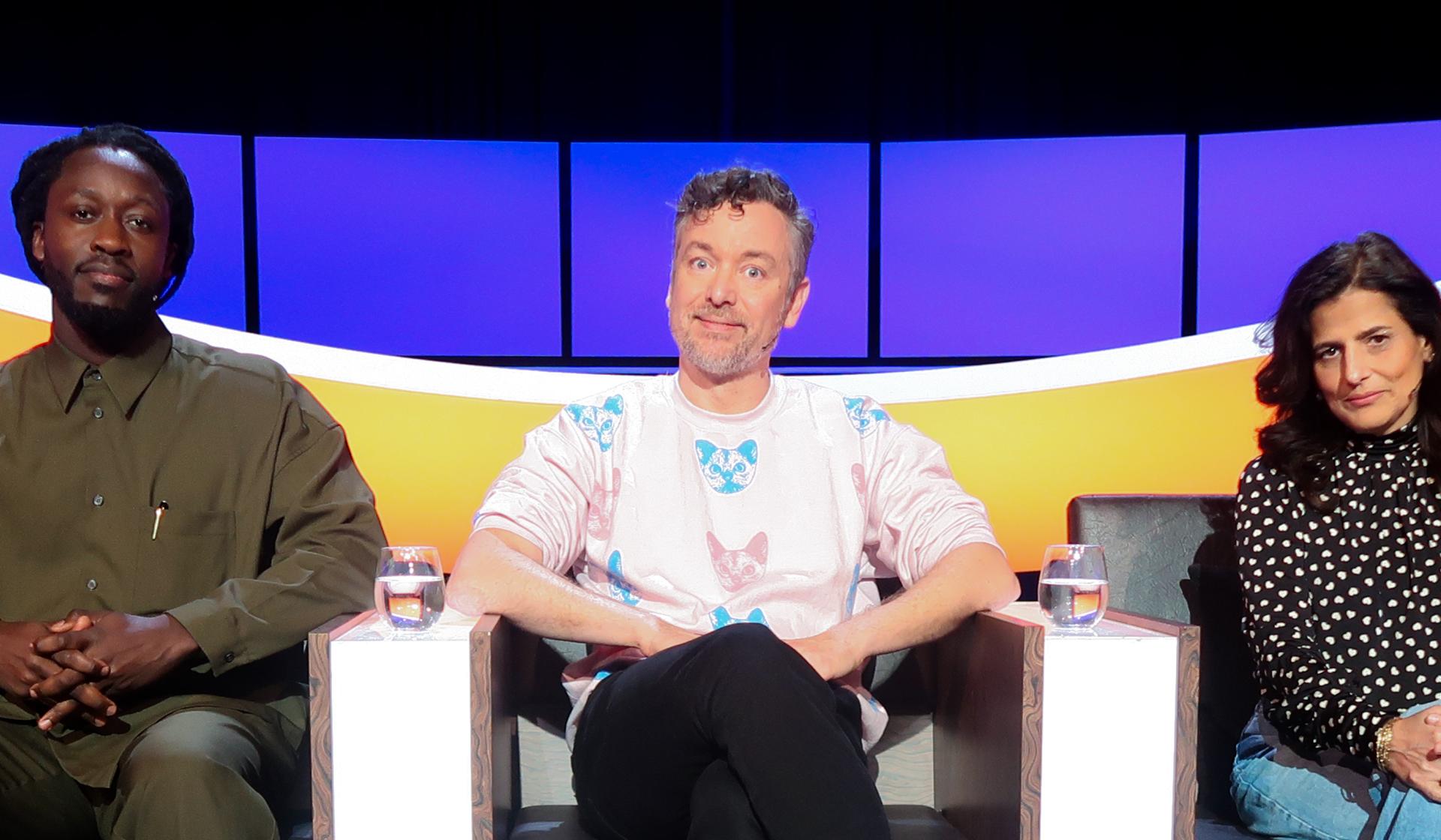 Een bijna profvoetballer in de studio in de veertiende aflevering van ...