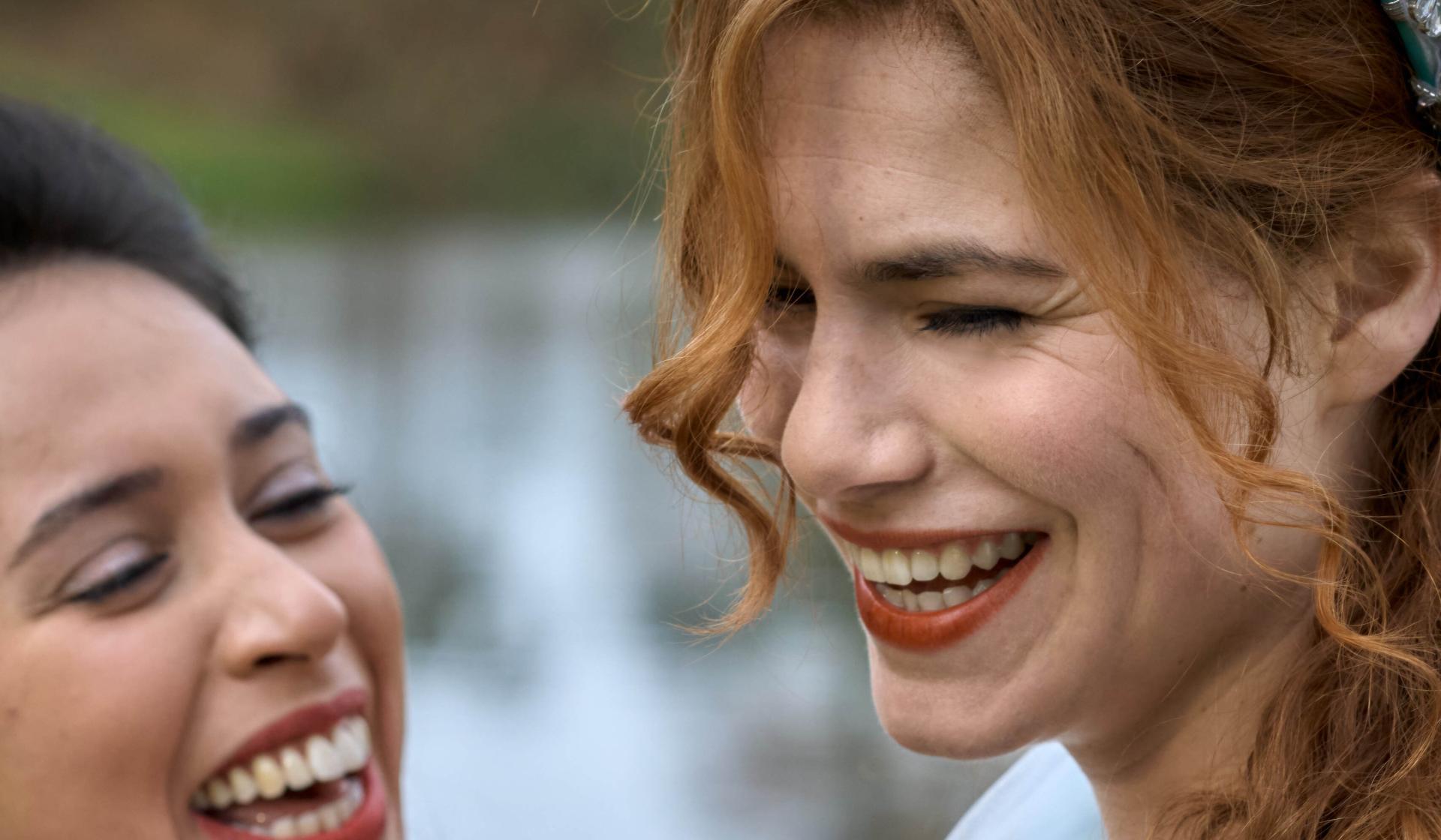 Bekijk Hier De Eerste Beelden Van Nieuwe Dramaserie Ik Val Niet Ik Dans Met Acteurs Hanna Van