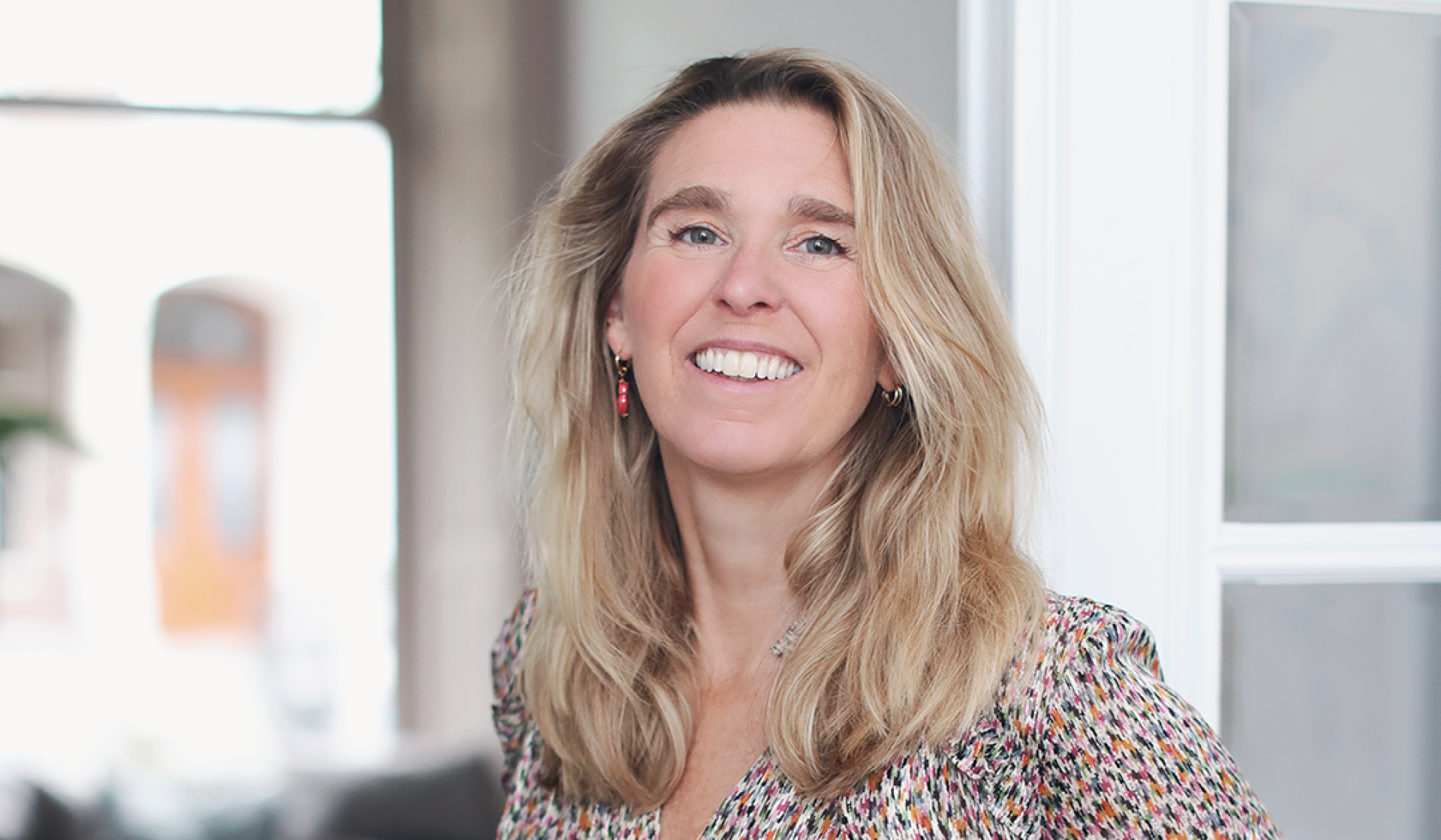 Mabel vindt haar biologische vader dankzij Spoorloos: ‘Hem vinden was ...