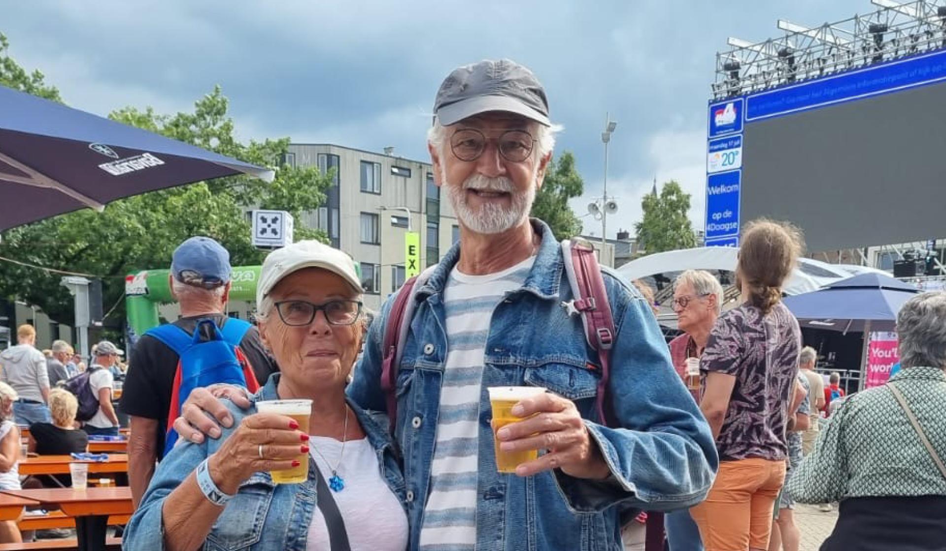 Koos en Shirah lopen al 14 jaar hand in hand de Vierdaagse: ‘We trainen ...