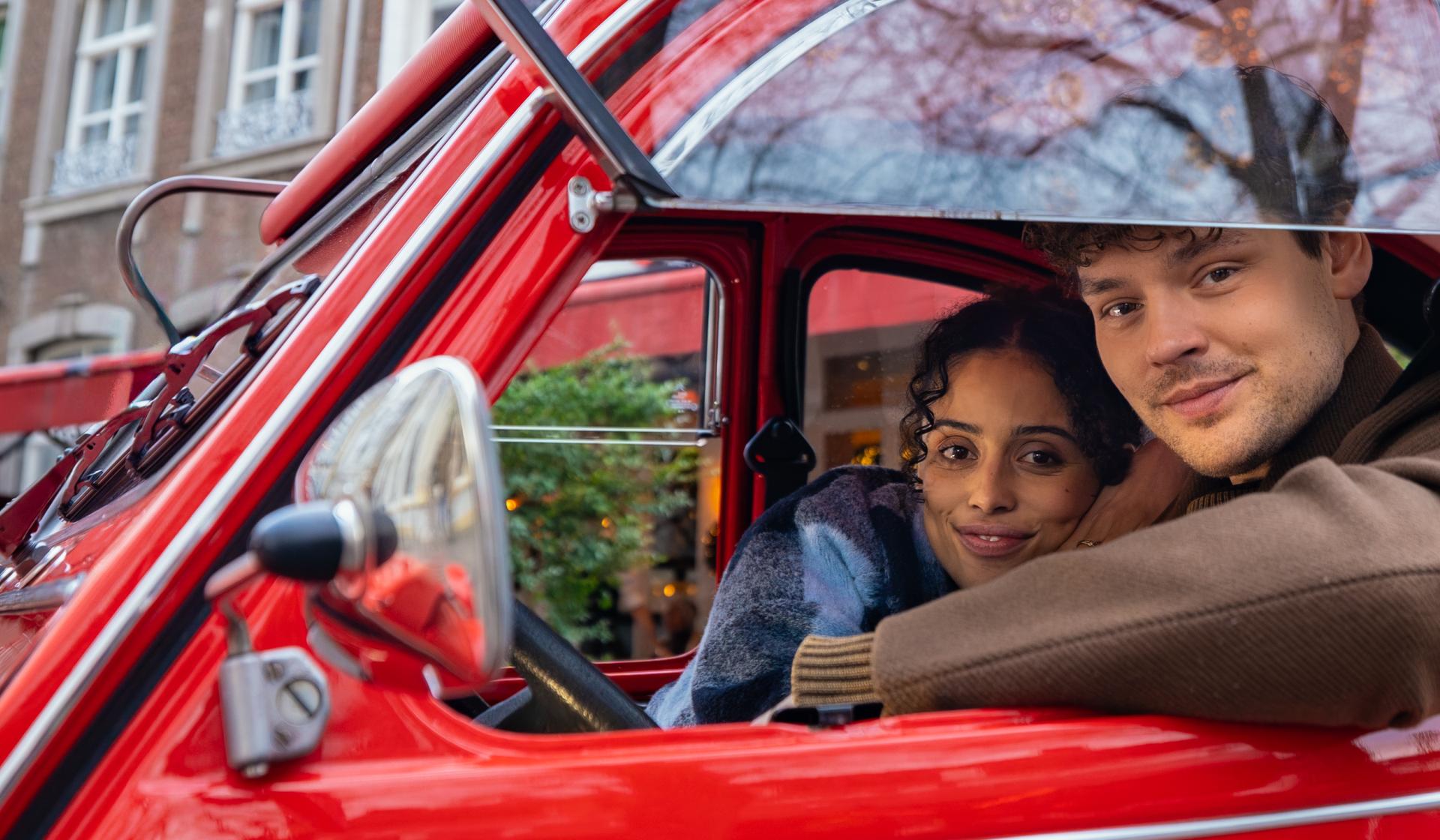 Zing mee met Sara Afiba en Soy Kroon uit De kerststal van Nederland ...