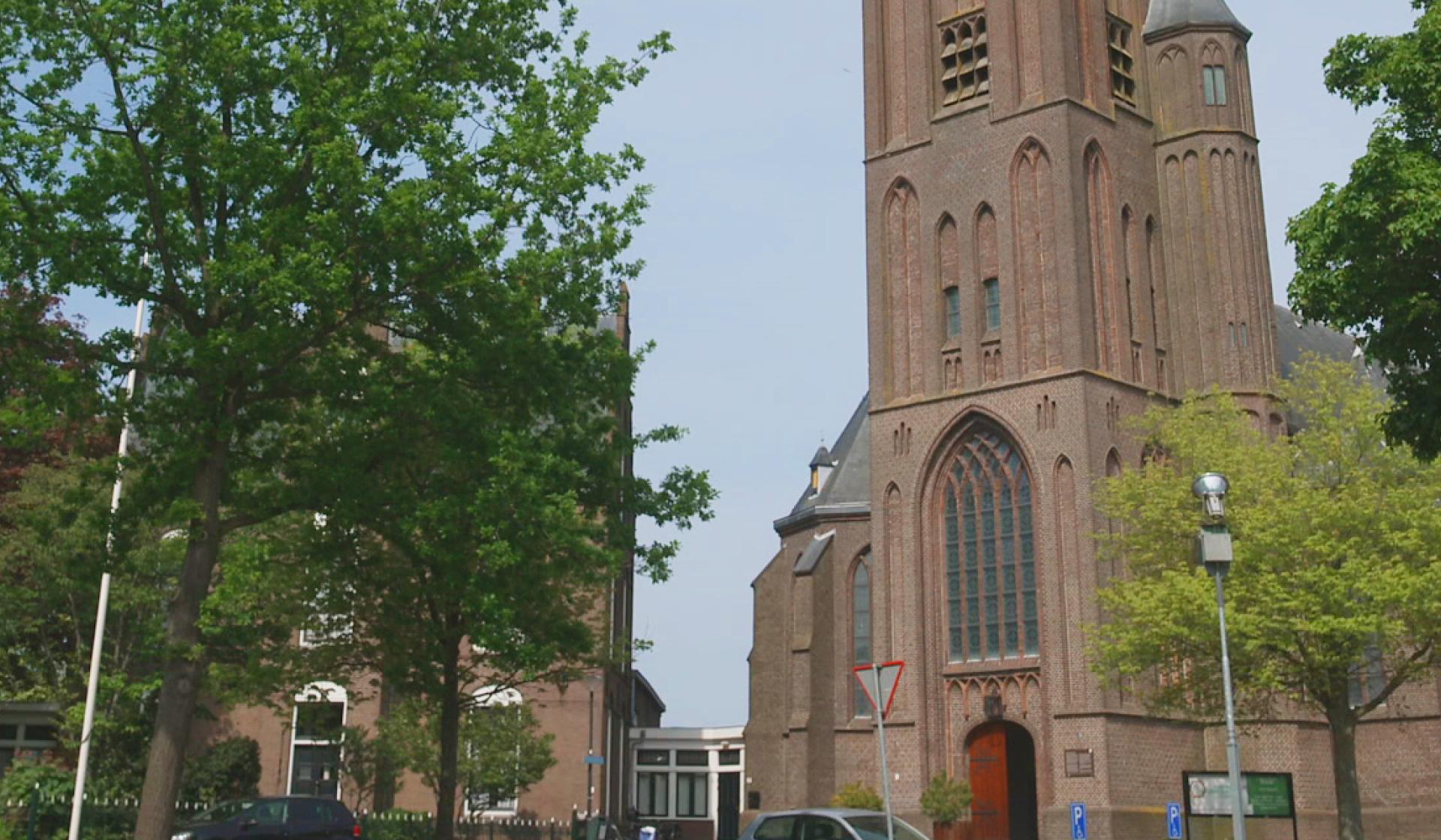 Rechtstreekse eucharistieviering vanuit de H. Johannes de Doperkerk te ...