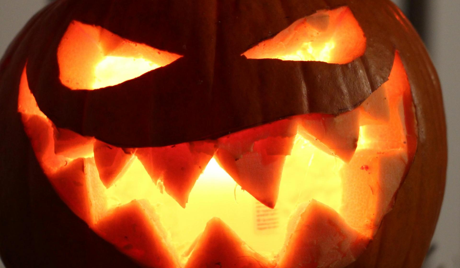 Willem Wever zoekt uit: waarom vieren we Halloween in Nederland? | KRO-NCRV