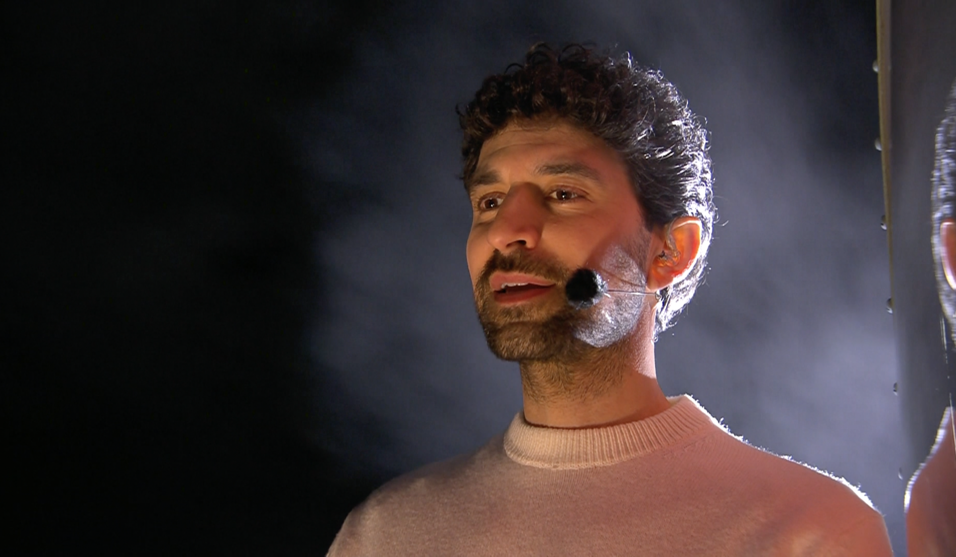 Leun op mij | Sinan Eroglu | KRO-NCRV