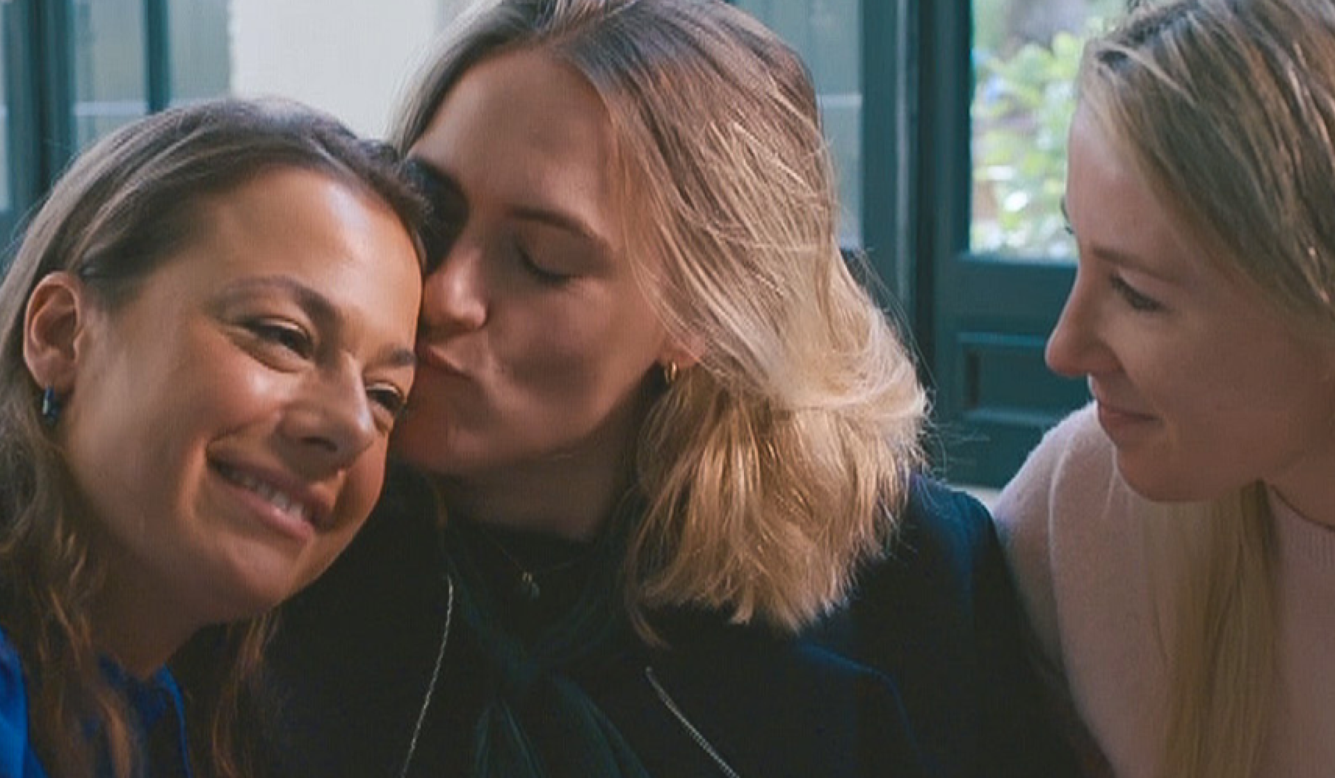 De hechte vriendinnengroep van Anna en Juliette (33) verloor hun ...