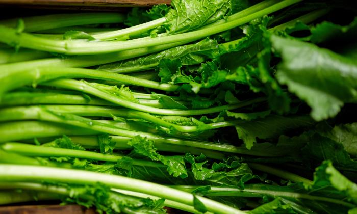 Fris en groen: de lekkerste recepten met raapstelen | KRO-NCRV