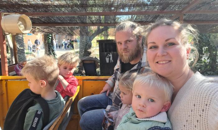 Hoe is het nu met de familie Verleg uit Een huis vol emigreert 2025 ... Hoe is het nu met de familie Verleg uit Een huis vol emigreert 2025 ...
