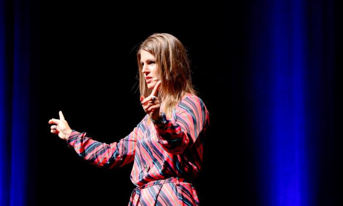 Joyce (36) wordt langzaam doof en blind: "Er is zoveel moois dat er wél ...