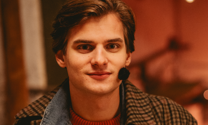 Wie is Julian Ras, discipel tijdens The Passion 2024? | KRO-NCRV