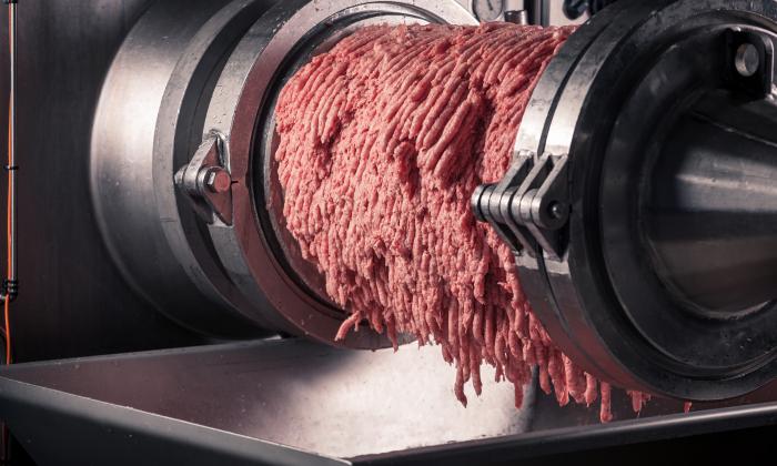 Wat is separatorvlees? En wat doet het in de frikandel? | KRO-NCRV