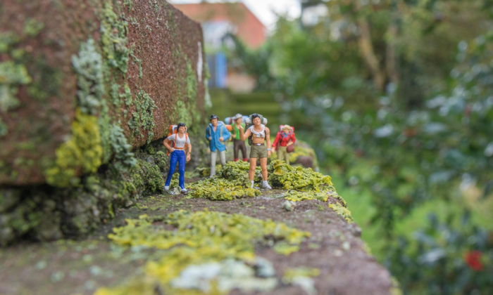 Wandel langs miniatuurmensjes in Leeuwarden | KRO-NCRV