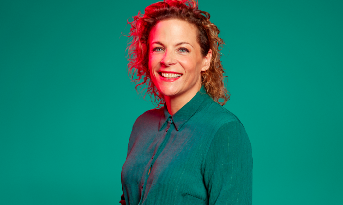 Roos Abelman nieuwe vaste presentator van Spraakmakers | KRO-NCRV