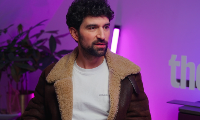 Sinan Eroglu over zijn rol Jezus in The Passion 2023: ‘Het voelt voor mij als een warm bad ...