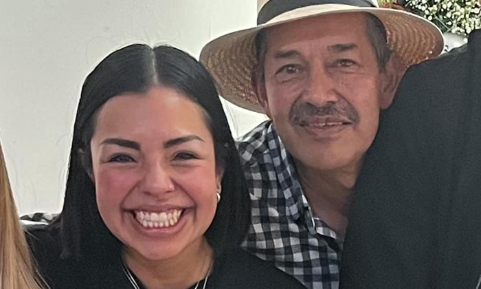 Eline (32) ontmoet in Spoorloos nu ook haar biologische vader: ‘Het is ...