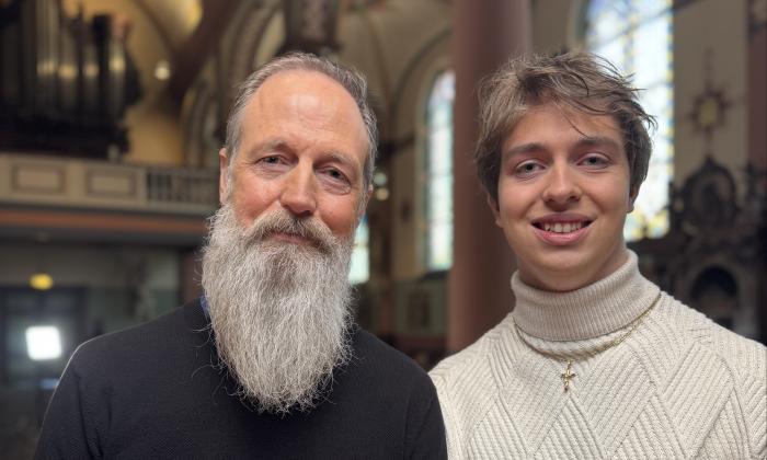 Geloofsgesprek met vader en zoon Toine en Quinten op 13 april 2025