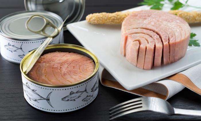 Hoe kan het dat tonijn uit blik zoveel goedkoper is dan verse tonijn ...