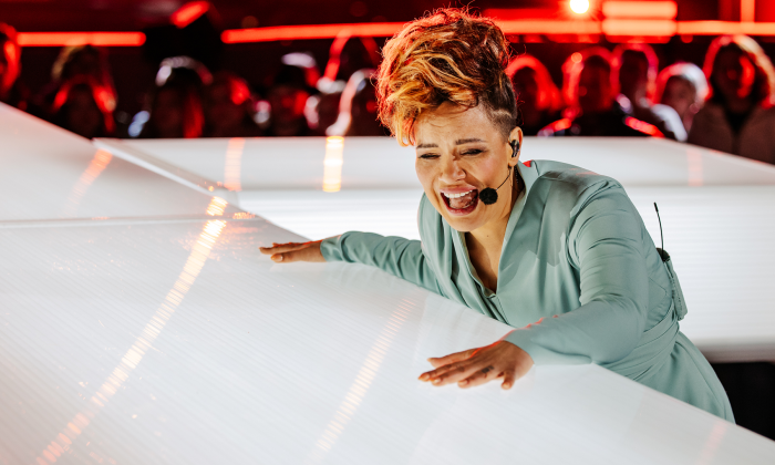 Songtekst: Waarom fluister ik je naam nog | Eva Simons | KRO-NCRV